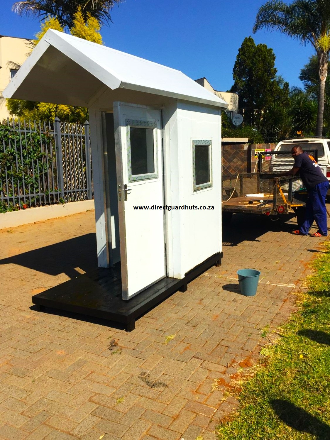 DIRECT GUARD HUTS | GUARD HUTS FOR SALE. GAUTENGS NUMBER 1 SUPPLIER AND ...